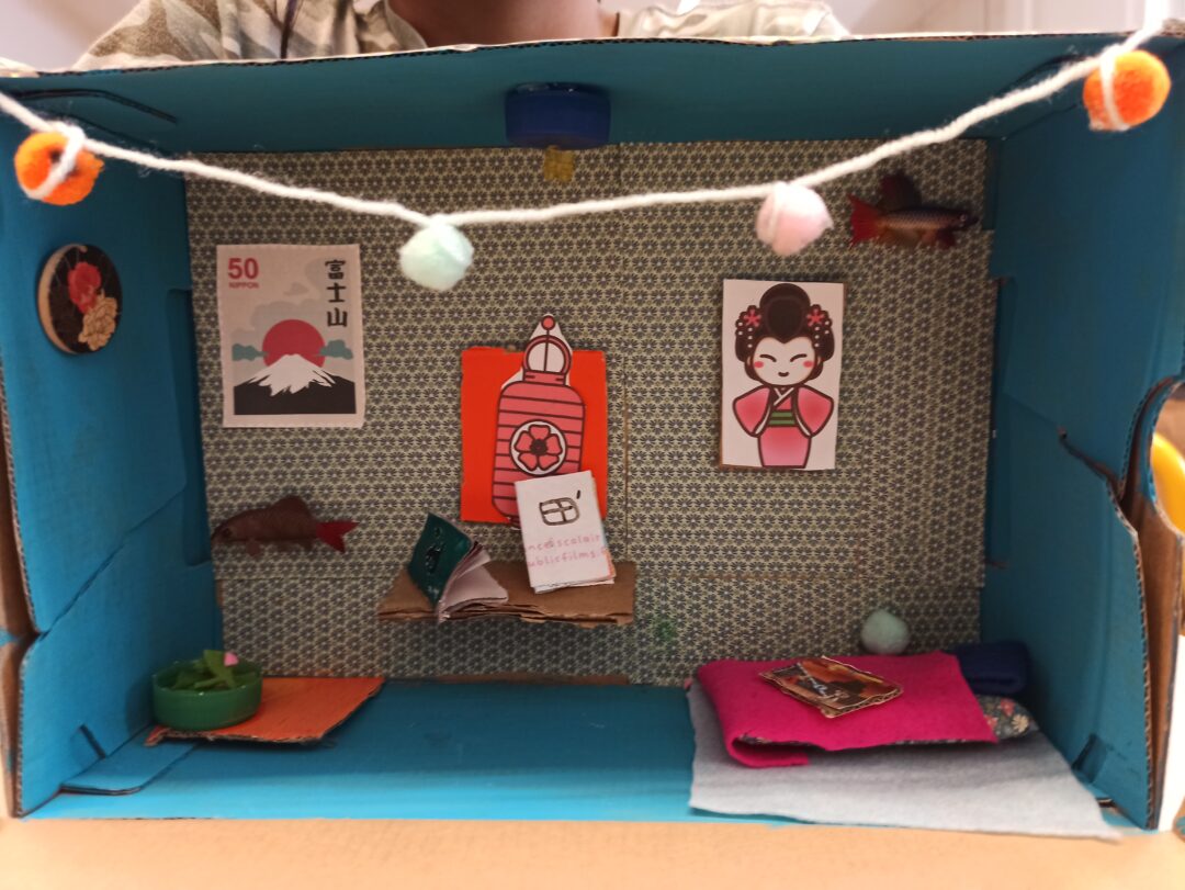 Une chambre dans une boîte à chaussures - Maîtresse Hérisson