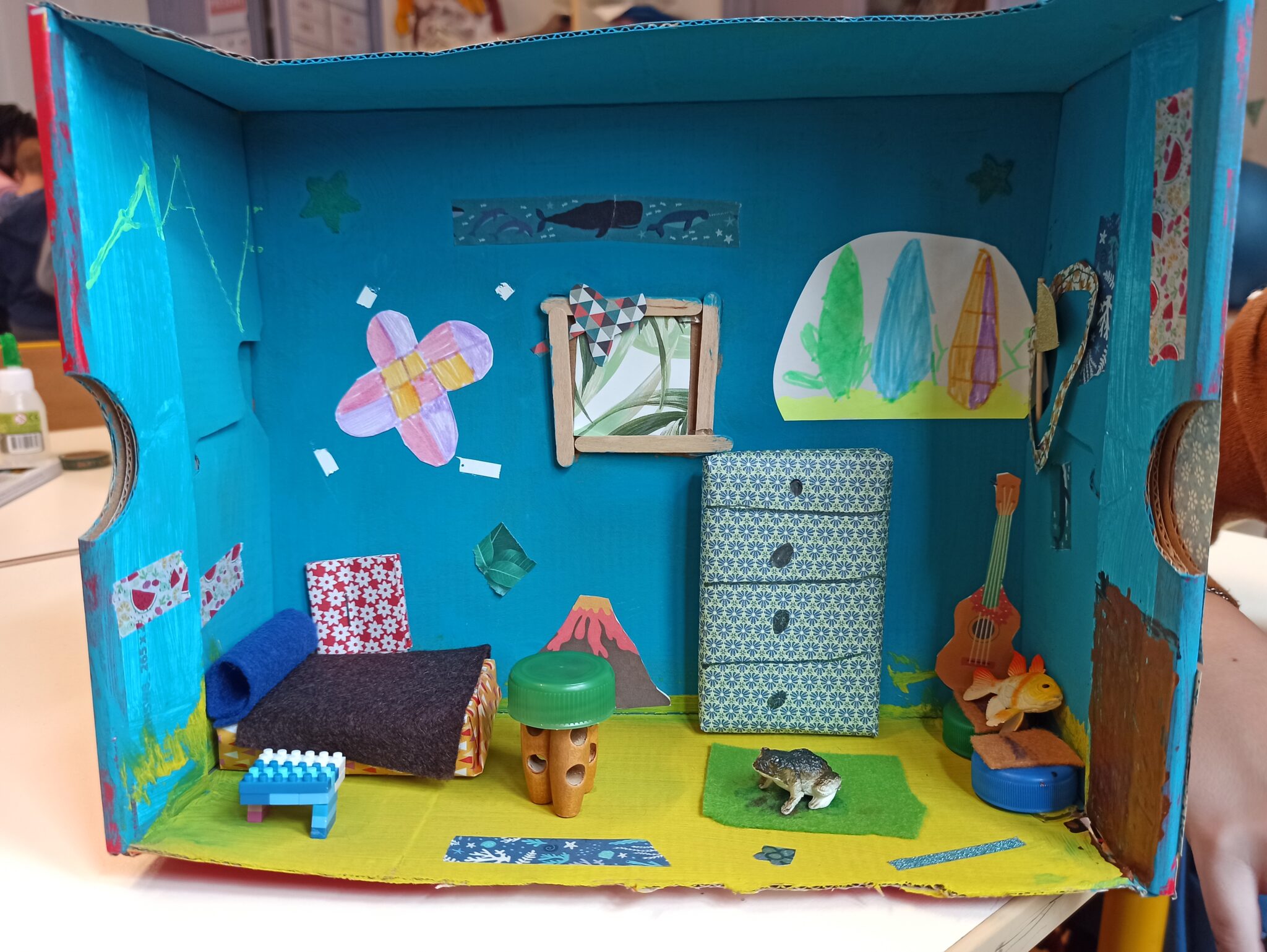 Une chambre dans une boîte à chaussures - Maîtresse Hérisson